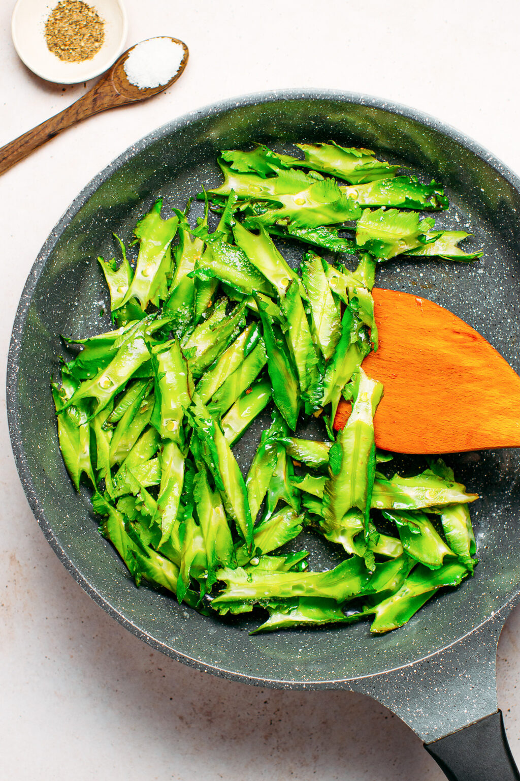 What are Winged Beans - Full of Plants